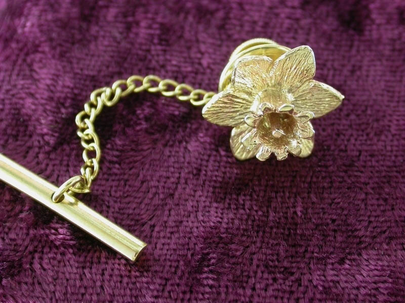9ct Gold Large Daffodil Pin (G116p) | Rhiannon Jewellery